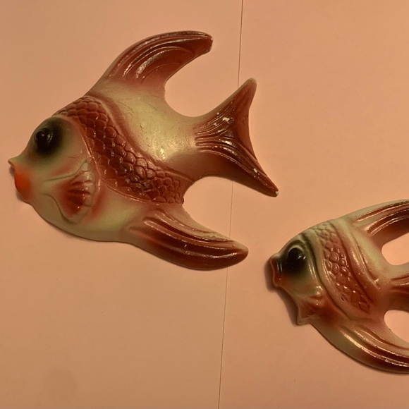 Wall Decor | Vintage Set Of Maroon Mcm Fish Wall Plaques Chalkware ...